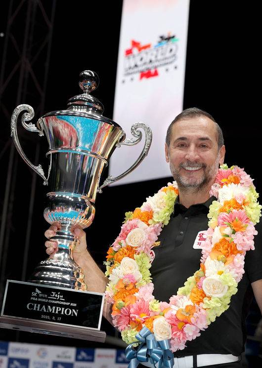 발가락 골절도 막지 못했다.. '60세 베테랑' 사이그너, PBA 월드챔프 등극