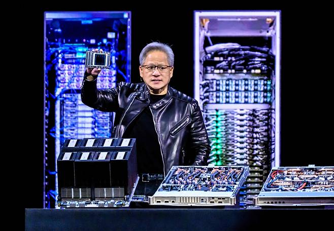 르포 젠슨 황 Ai 시대 최대치로 스케일 업”차세대 Gpu 파인만 공개