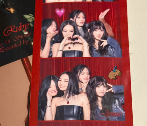 제니, NJZ와 특급 만남 성사…하니 볼 ‘쓰담쓰담’ 언니美 뿜뿜[SNS는 지금]