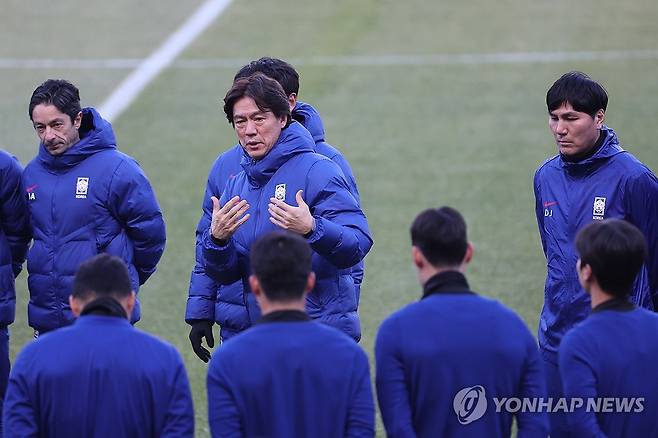 오만전 홍명보호 중원엔 백승호황인범은 출전 명단서 빠져