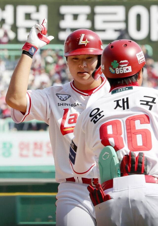 '23000명 환호' 오태곤 미쳤다, 8회 대타 역전 투런포 폭발…SSG 5년 연속 개막전 승리, 콜어빈&앤더슨 동반 4실점 [MD인천]