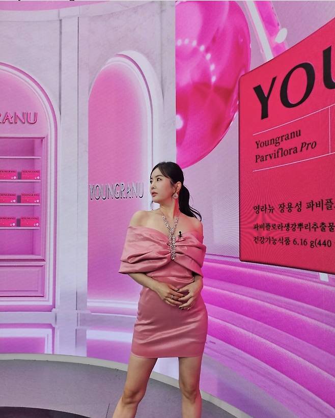 장영란 갈수록 어려지는 걸그룹 미모 46세 핑크 공주님 오프숄더 미니드레스룩 뷰티는 내운명
