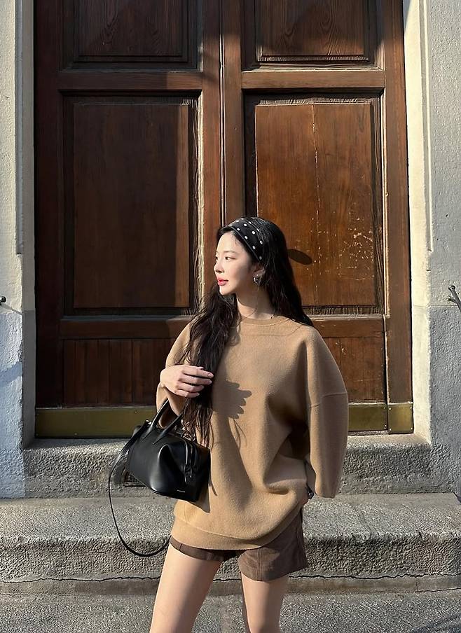 장재인, 이유있는 170Cm 48Kg! 밀라노에서도 레몬 2개 오버핏 하의실종룩 | 패션엔