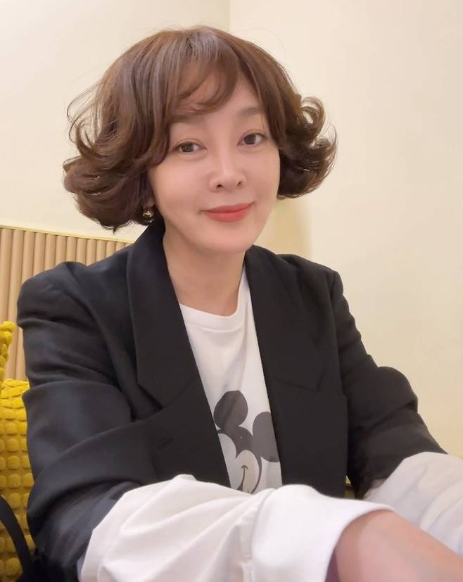 이승연 50대 파워 동안 우아한데 영한 워너비 패셔니스타 롱 재킷 슈트룩 뷰티는 내운명