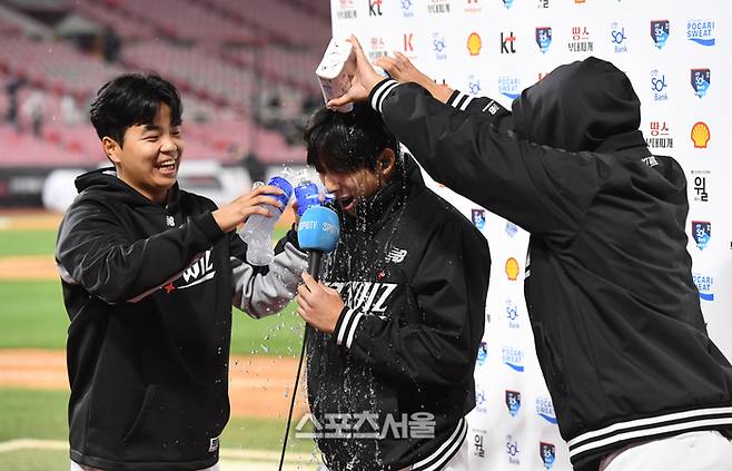 Kt 이적 후 ‘첫 승 오원석 나랑 맞바꾼 김민 의식됐죠서로 잘하면 좋아” Ss스타