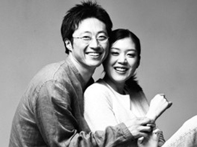 13살 연하의 재벌 3세 여대생과 결혼해 화가가 된 탑 남배우 투데이 셀럽패션