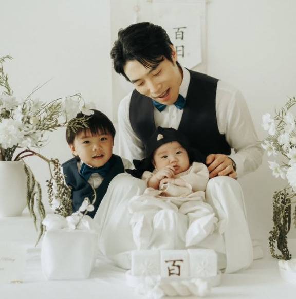 태권도 선수 ️ 결혼 둘째 출산 3주 만에 복귀한 원더걸스 32세 여가수 드레스룩 스타와 패션