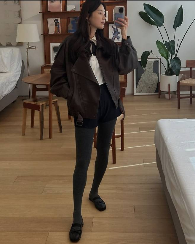 애 키우면서 이 몸매 미친 비율 자랑한 172cm·47kg 여배우 미니원피스룩 대본은 내운명