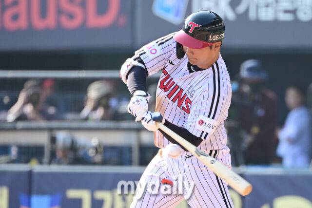 중심타선 7안타 7타점 대폭발, 'LG맨' 장현식 데뷔전... LG, KIA에 8-2 기선제압 [MD잠실]