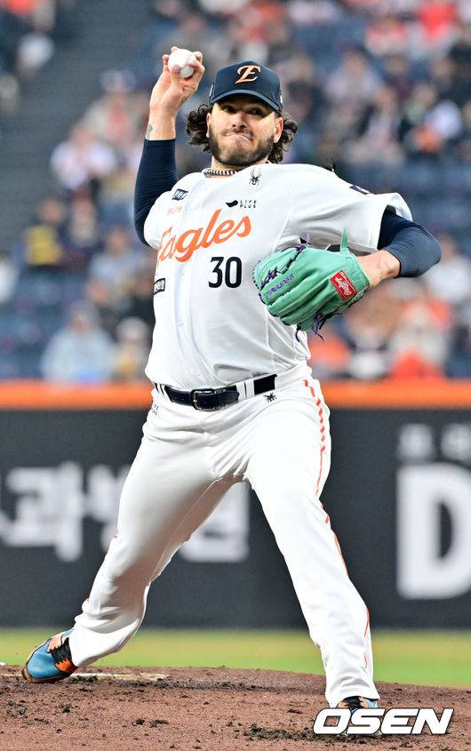 이 정도면 페디 수준 아닌가, 역대급 평가 무색하지 않은 폰세…10위 한화 절망 속에도 희망이 있다