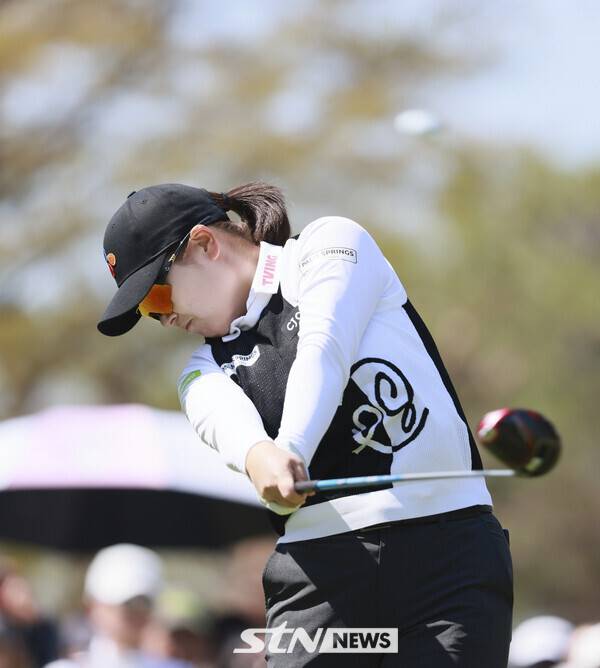 [st&현장] '이럴 수가…야속한 18cm' 홍정민, 3년 만의 KLPGA 우승 물거품