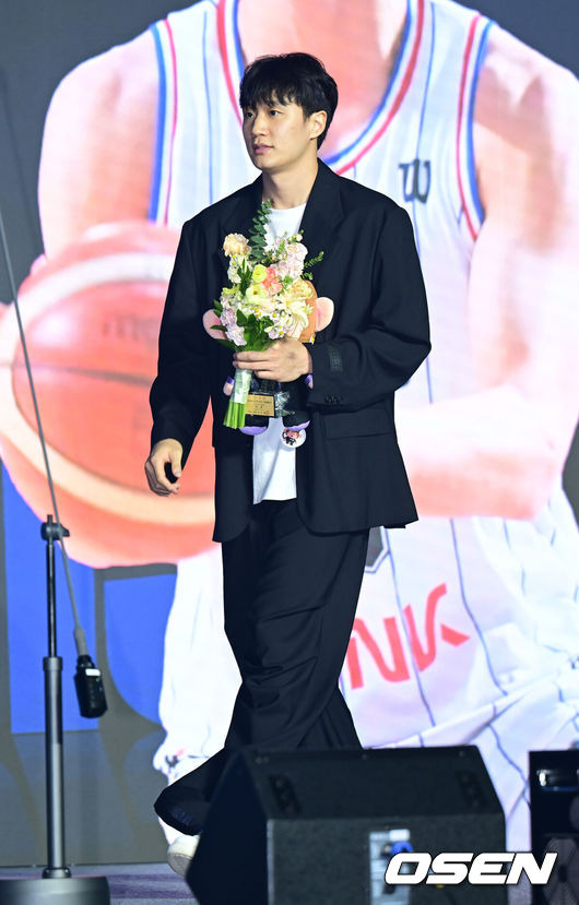 또또또또또또 허웅! 'KCC 9위' 부진 딛고 6년 연속 인기상 독식...동생 허훈 2위[오!쎈 서울]