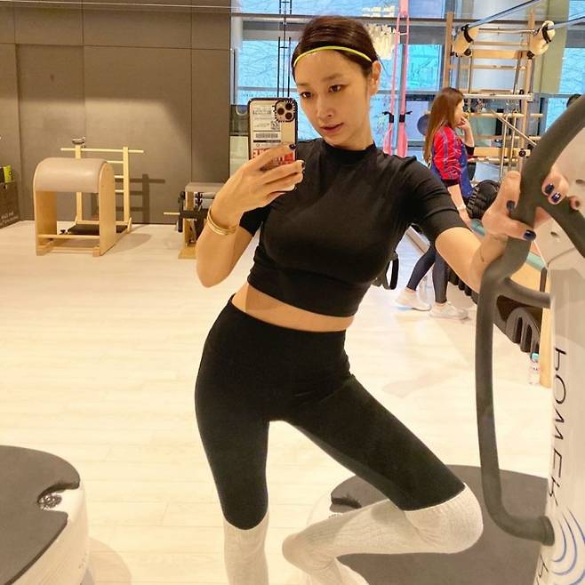 암투병 극복하고 70억원 건물주된 키 174cm 50대 여배우 | 필더무비