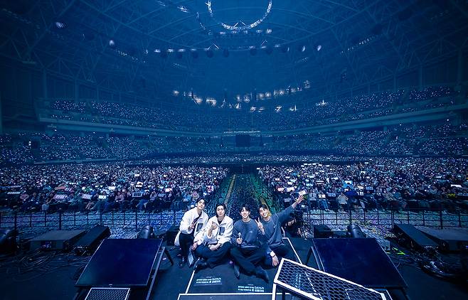 데이식스, 5월 KSPO 돔 입성 ‘360도 무대’ 오픈