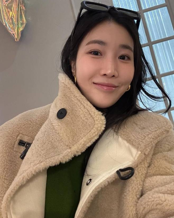 사람 앞에서 노래해 본 적도 없었어요” 피아노 전공하다 돌연 가수된 여가수 가죽 팬츠룩 대본은 내운명