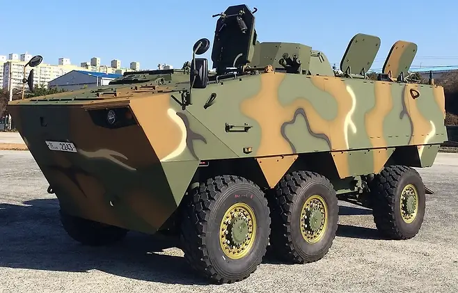 K806 차륜형 장갑차: 2025년, 고속기동 전술 완성형으로 300대 추가 납품 확정! | 밀리터리 랩실