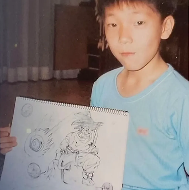 너무 내성적이라 해외로 떠났던 소년은 아주 유명한 배우가 됩니다 맥스무비