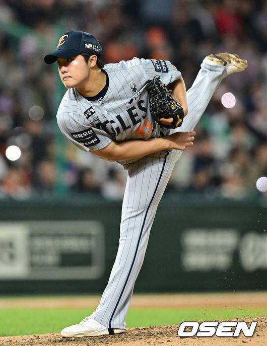 ’156km 데뷔 첫 홀드’ 정우주-‘157km 5세이브’ 김서현, 한화팬들은 보기만 해도 배부르다