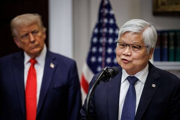 "TSMC, 美 인텔과 합작 안해"...웨이저자 회장 "기술 이전·공유 논의 없어" | 생생비즈