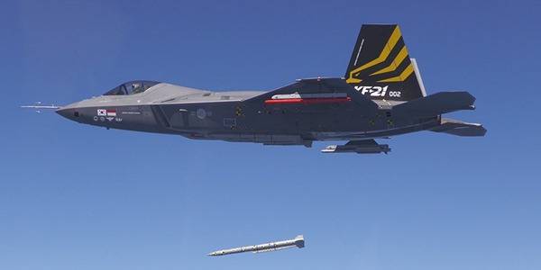 KF-21 vs F-16V: 2025년 성능 비교 결과 공개되자 해외 반응 폭발 | 밀리터리 랩실