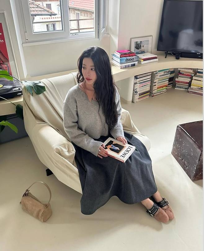 이제는 모델인 줄” 작사·작곡까지 했던 노래 잘하는 여가수 롱스커트룩 대본은 내운명