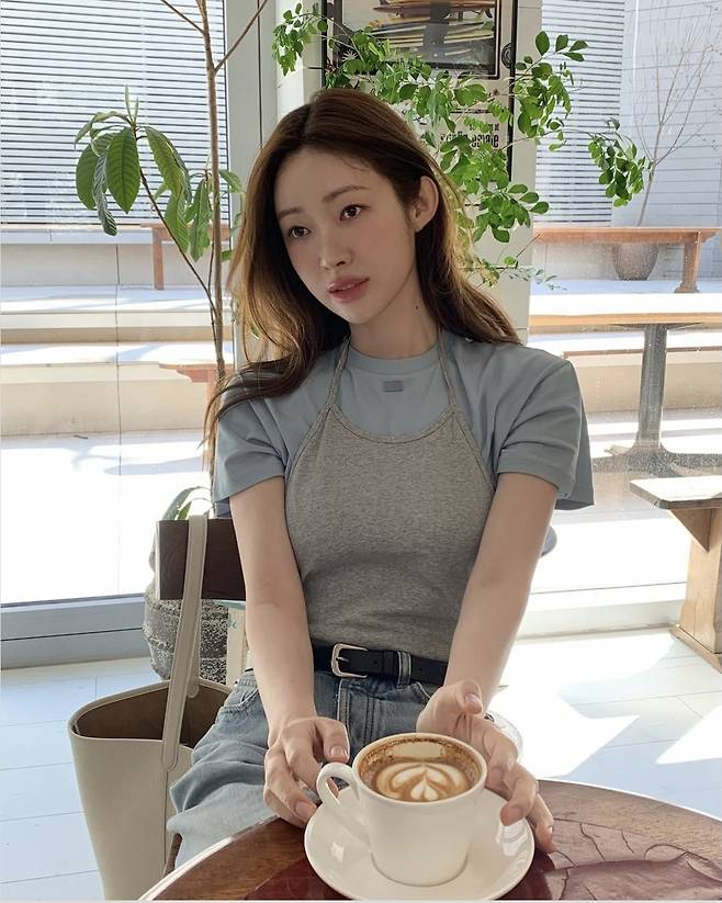 하얗고 예쁘다더니 키까지 큰 170cm 팔방미인 여배우 청순 뷔스티에 미니스커트룩 뷰티는 내운명