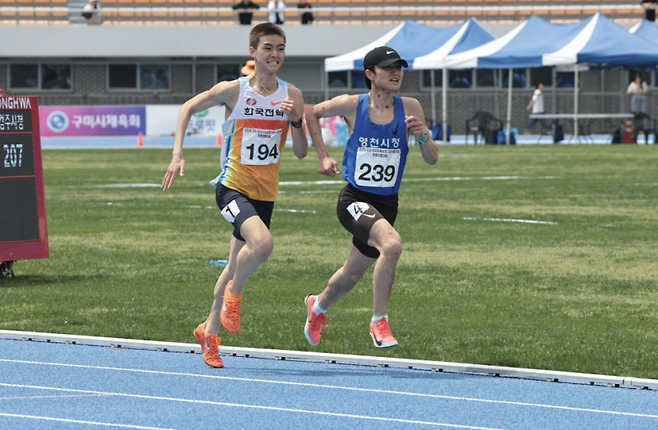 유규민, 남자부 세단뛰기 우승…장거리 박재우는 대회 2관왕