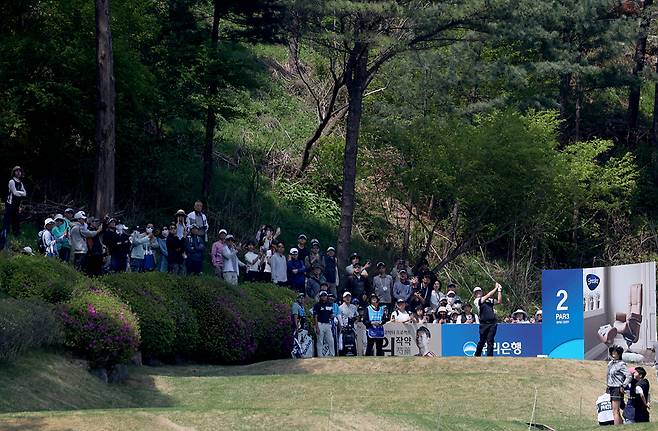 “임성재 샷 보자” KPGA 대회장 메운 2000명 구름 갤러리