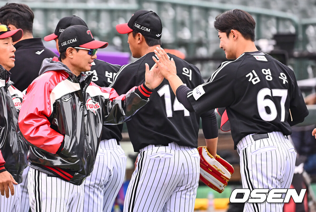 KKK 데뷔 첫 승 감격, 158km 특급루키 도전장 "엄청 대단한 도영선배와 상대하고 싶다"