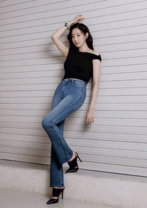 키 173cm에 47세라고 아무도 믿지 않는 여배우"도대체 얼마나 예쁘길래" | 셀럽뉴스