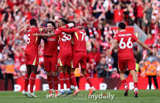 어차피 포기했잖아? 토트넘의 역대급 설레발! UEL 결승 위해 PL 일정 변경 요청→빌라는 '단칼'에 거절