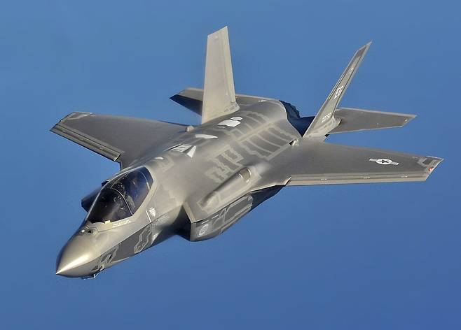 CVX 항공모함 F-35B 20대 탑재 확정! 동북아 항모 경쟁 본격화 | 밀리터리 랩실