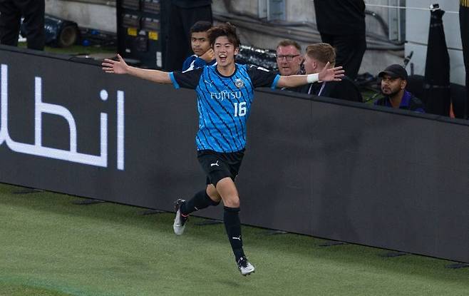 '호날두 은퇴하라' CR7의 치욕! 노마크 헛발질→시저스킥 허공→실점 때마다 짜증…ACLE 4강 탈락