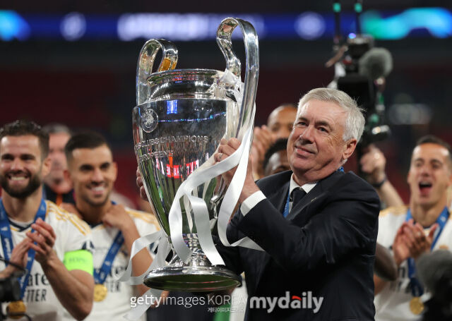 'UCL 3회 우승' 명장이 떠난다...레알 마드리드, 엘클라시코 이후 경질 발표 예정! 브라질 대표팀 부임 임박