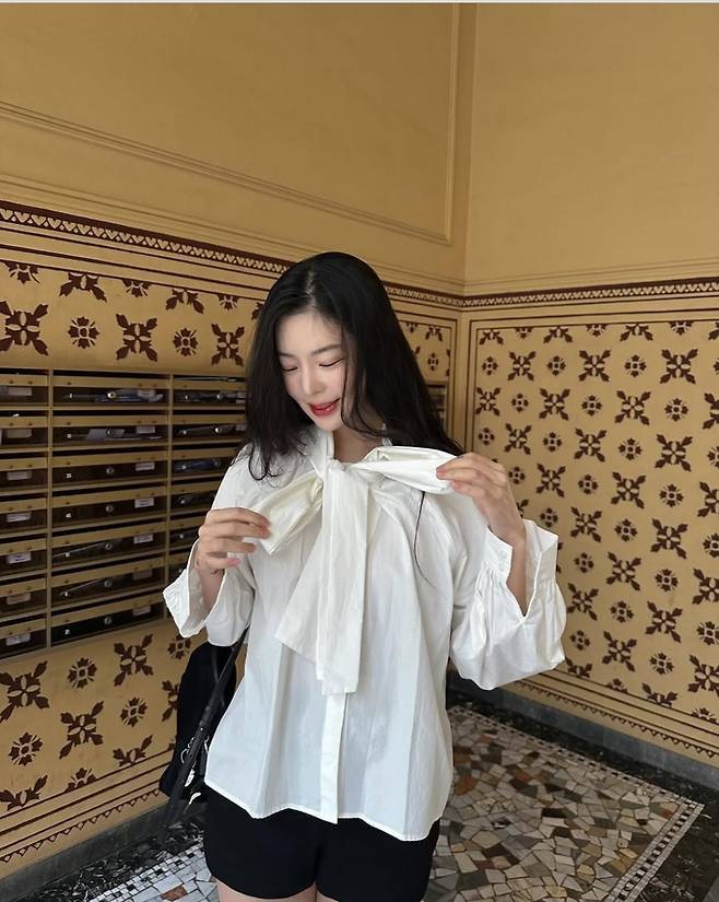 몸무게에 예민했던 여가수 11kg 감량 후 ‘마네킹 비율 터진 쇼츠룩 대본은 내운명