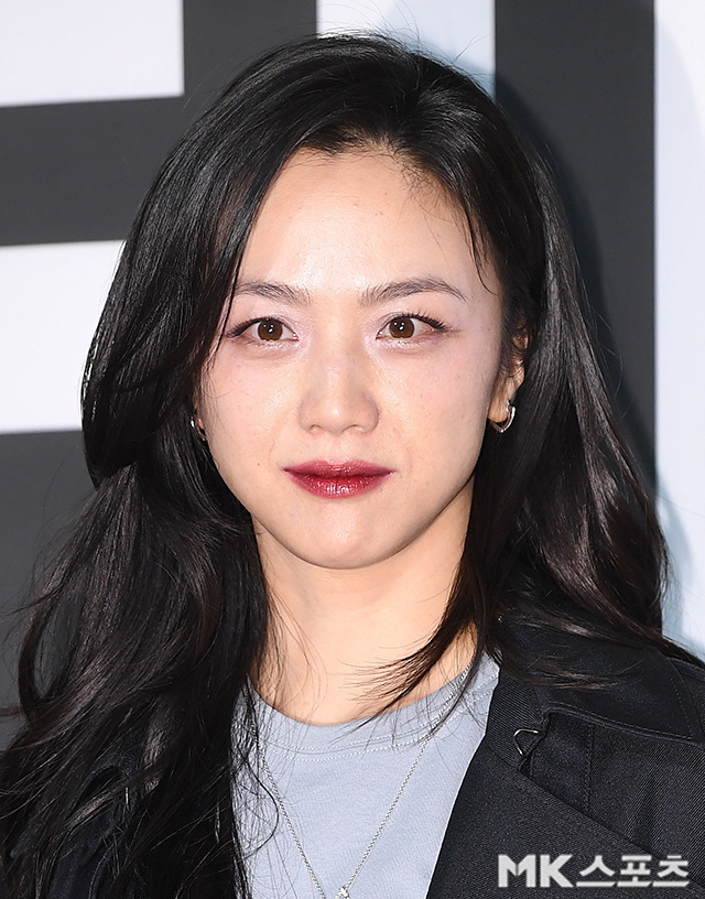 글로벌 스타 10살 연상 ️돌싱 감독과 결혼해 딸까지여배우 벨티드 롱스커트룩 스타와 패션