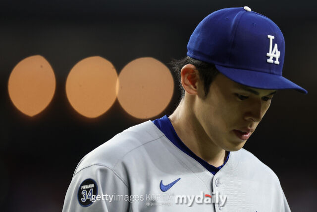 8점 지원도 무용지물 4이닝 5실점 조기강판ml 레벨은 아닌가 고개 숙인 日 퍼펙트괴물 책임감 느껴