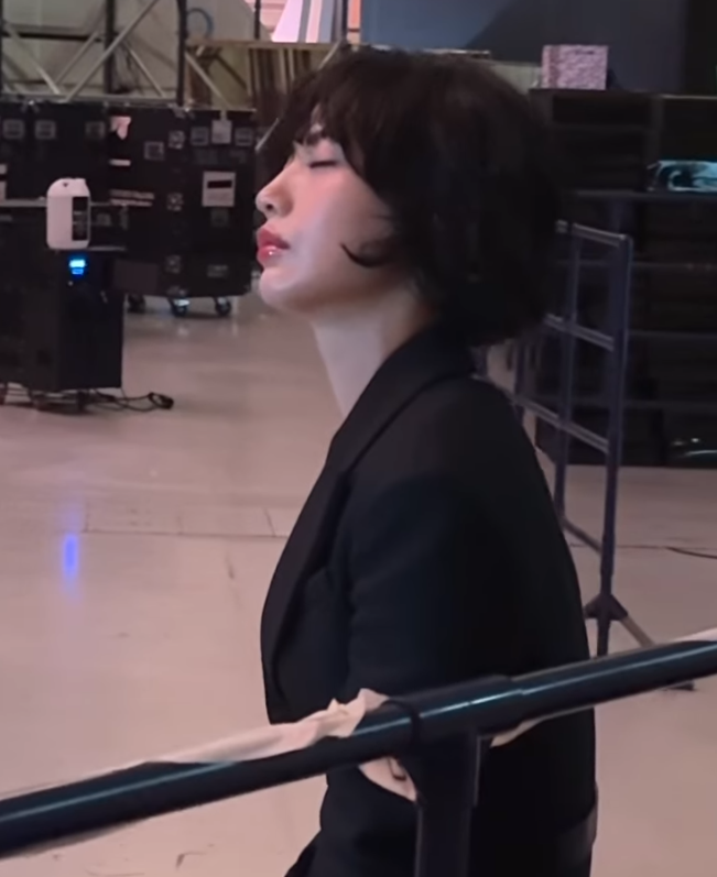 와 다리길이 실화 시상식에서 드레스 없이 기럭지로 레전드 찍은 연예인 패션 패션룸