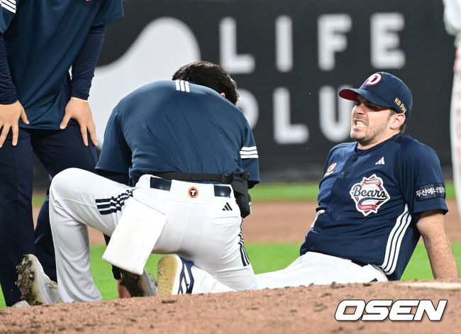 3⅓이닝 무실점 호투 중이었는데…두산 잭로그 불운, 강습 타구에 발목 맞고 교체→병원 이동