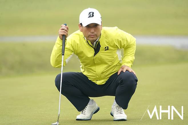 [mhn포토] 강봉석, 신중하게 살핀다