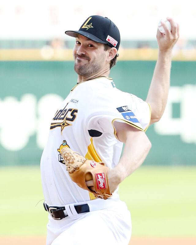 158km KKKKKKKK, 5월 ERA 0.40 미쳤다…진짜 분유 버프의 힘인가, 어떻게 ERA 7점대 난타 부진을 극복했나