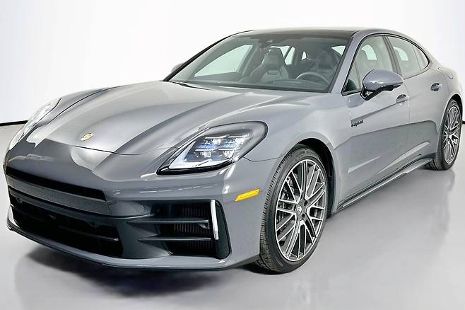 판매량 부진에 '충격 결단'.. 결국 '이것' 포기하는 포르쉐, 이유 뭐길래? | 오토포크