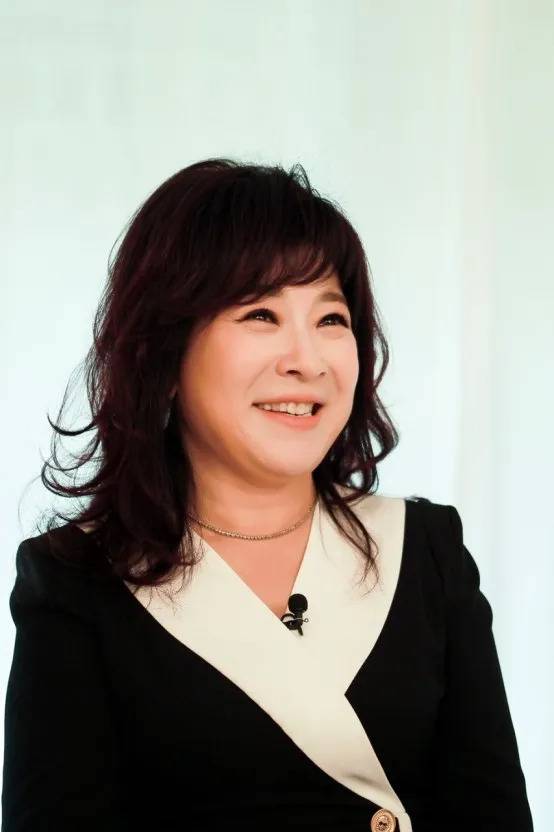 결혼한 지 1주일 만에 이혼 선언에 이혼 통보만 3만 번 했다는 유명 여가수 짧스토리