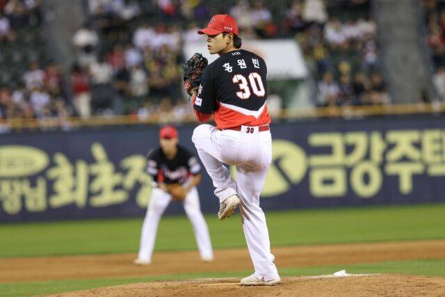 “옛날엔 터무니없는 공을 많이 던졌는데…” KIA 154km 파이어볼러 감격의 1군 데뷔전, 평범하지만 특별했다
