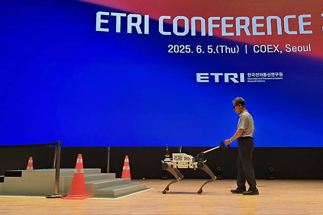 "세계 최초 실시간 6G 통신 시연"… 'ETRI 컨퍼런스 2025'