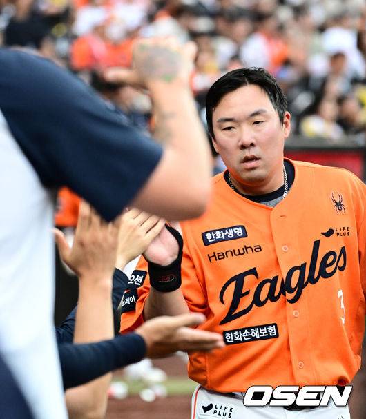 “팀에 미안했다. 더 기여해 편해지고 싶다” 홈 주루사 무승부…72억 1할 타자, 2G 연속 멀티히트→900득점+2700루타 대기록