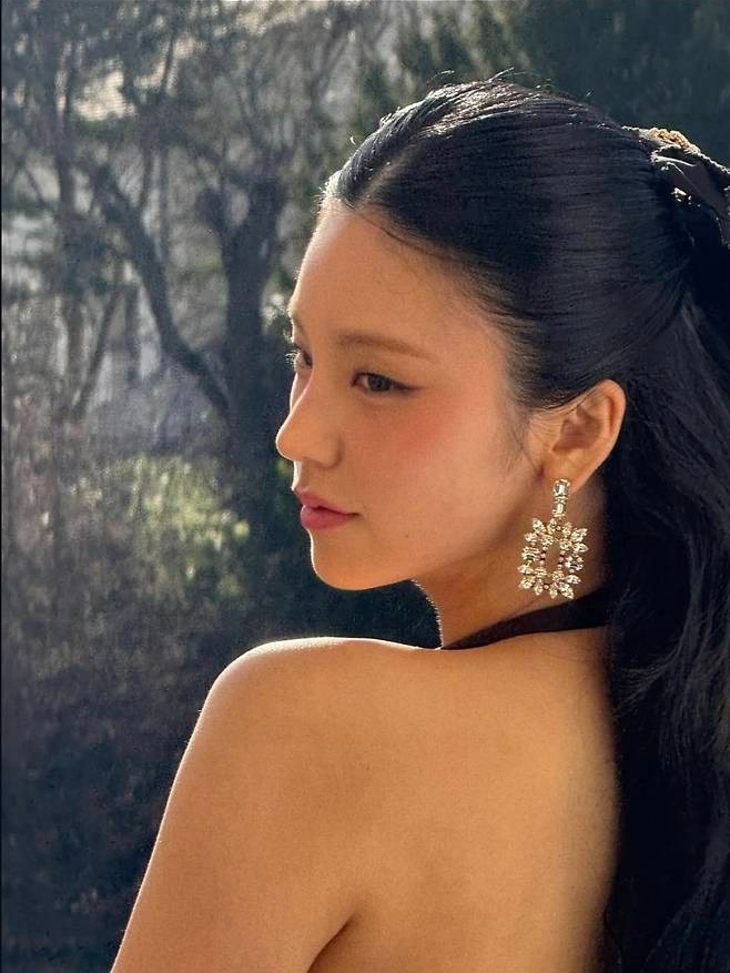 이게 연예인 실물이 맞아? 168cm·47kg 여가수, 압도적 미니스커트룩 | 대본은 내운명