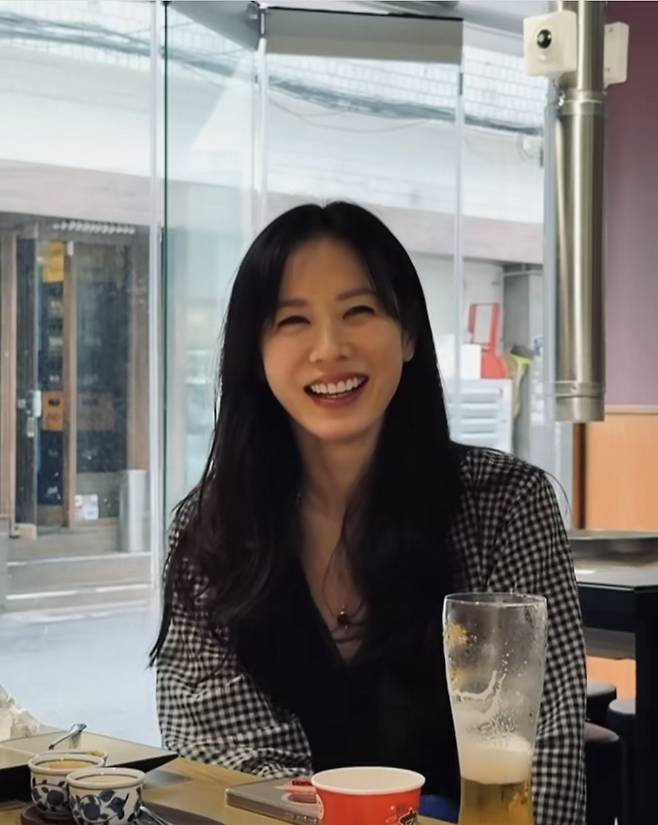 이 광고 기억나” 김혜수 보조로 등장했던 여배우 데일리룩 대본은 내운명