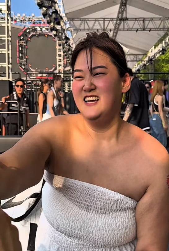 '78kg' 미나 시누이, 하의 실종으로 페스티벌 참석…"인생 행복해져"