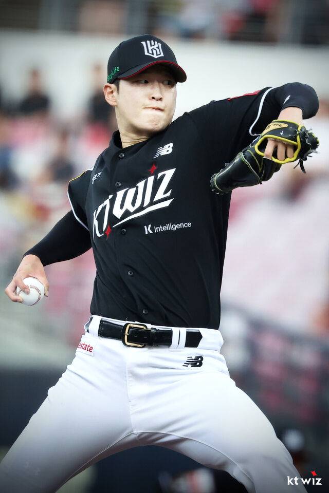 토미 존→상무→전역→첫 등판서 151km 쾅! 벌써 연착륙 기대되는데, 통산 40승 투수는 왜 내년을 말했을까? [MD수원]